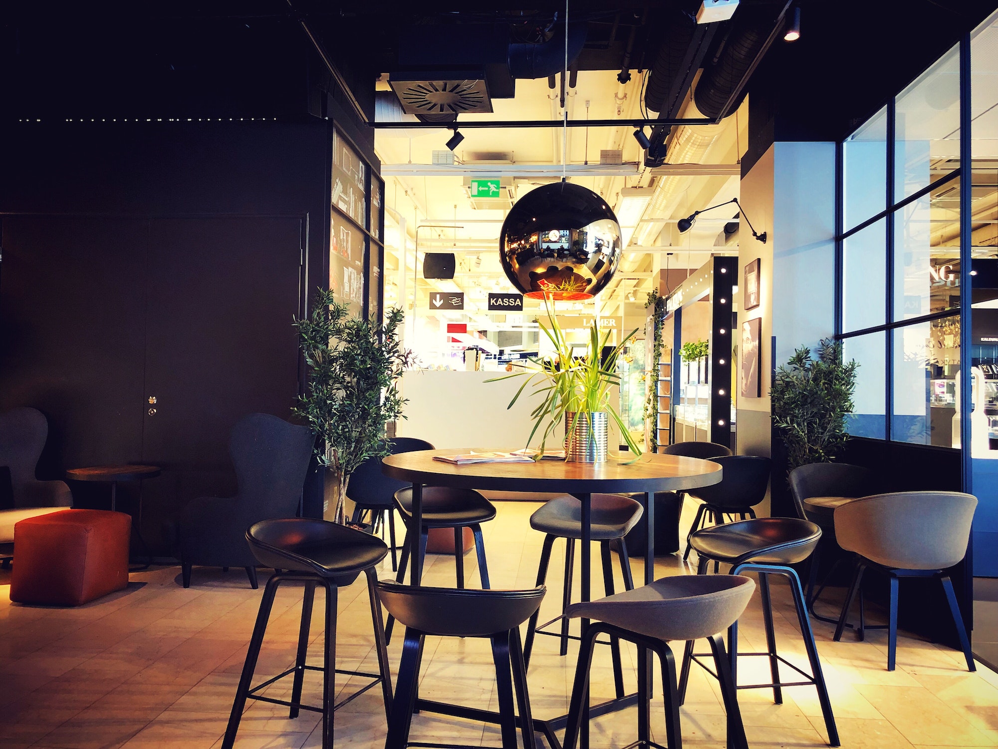 Aesthetic Cafes: Exploring the World of Beautiful and Instagrammable Cafes