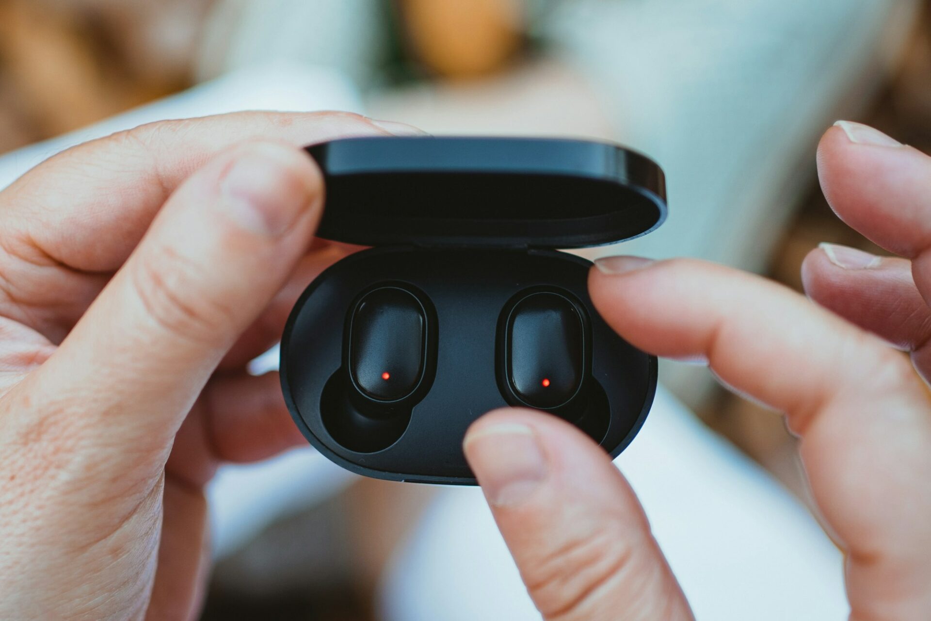 2024's Must-Have Earphones and Headphones: Find Your Perfect Fit